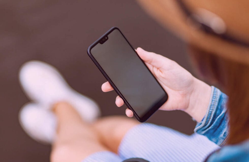 6 Reasons He Isn’t Texting You Back & What To Do - SimplyTogether